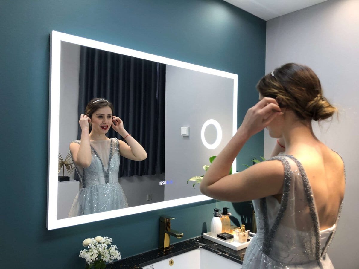DIY A Smart Mirror as 2024 New Year`s Gift