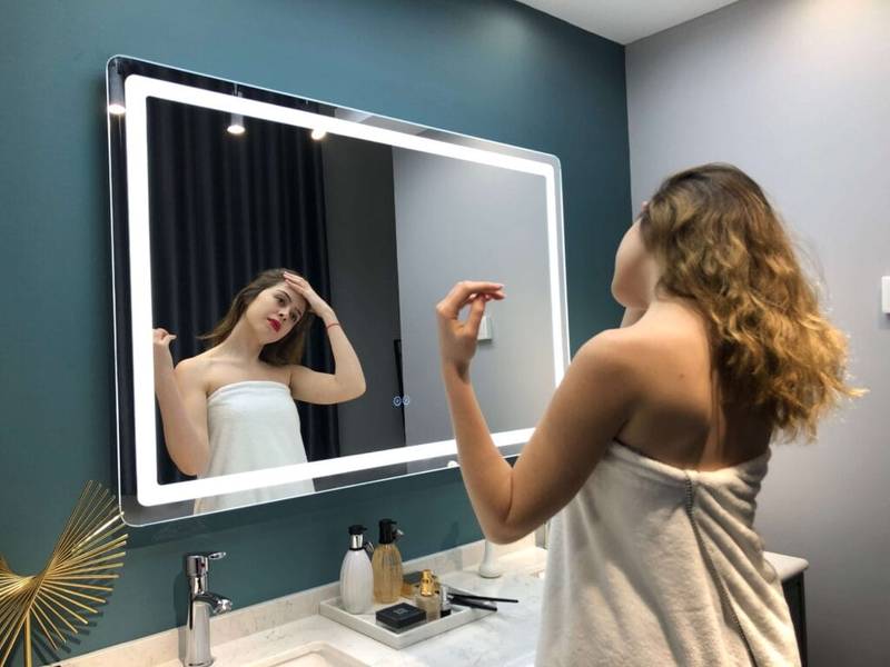 Creating the Perfect Selfie Station with an LED Vanity Mirror
