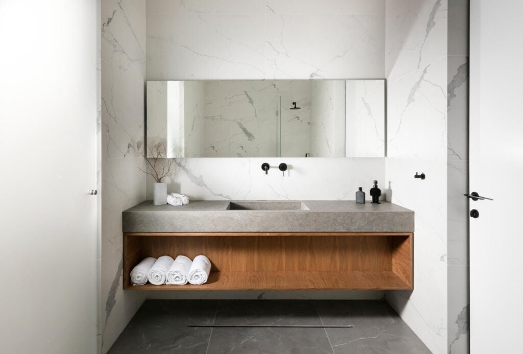 How LED light Mirrors Can Transform Your Small Bathroom into a Spa-like ...